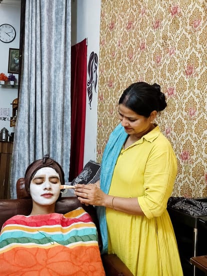 A Neem And D-10 Face Pack Is Preserving The Beauty Of The Face ...