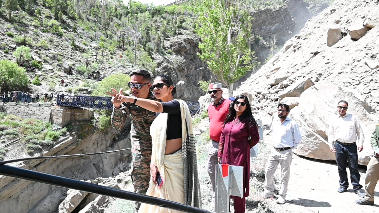 Jahalma Bridge Damaged, 14 Panchayats Of Lahaul, Pangi Valley Cut Off ...