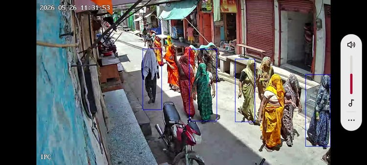 Women, Enraged By The Drinking Water Crisis, Broke Pots At The ...