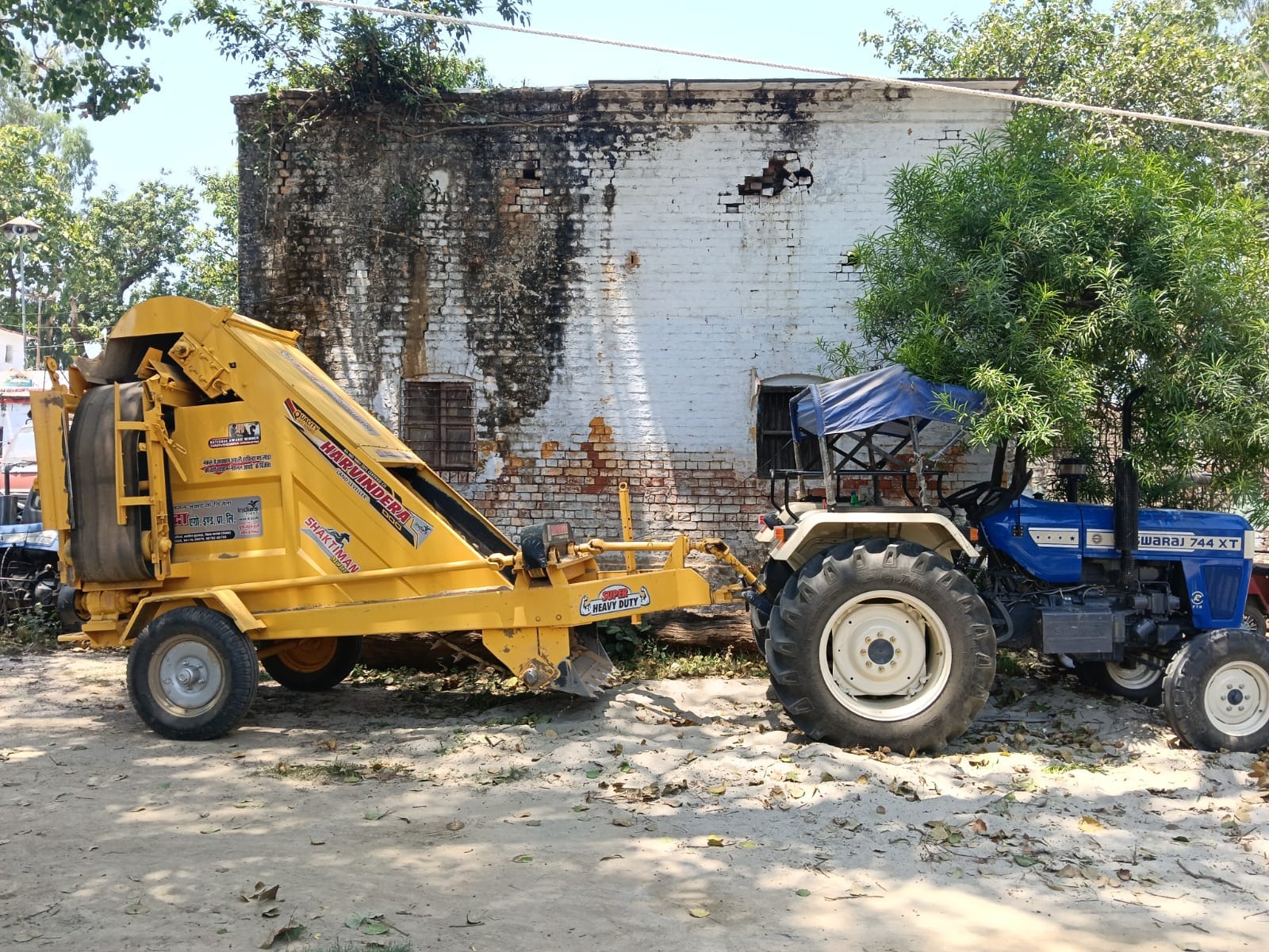 Tractor-trolley And Land Leveler Seized In Illegal Mining - Pilibhit ...