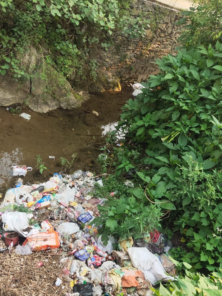 Due To Lack Of Cleaning, The Drains Are Filled With Garbage And Dirt ...