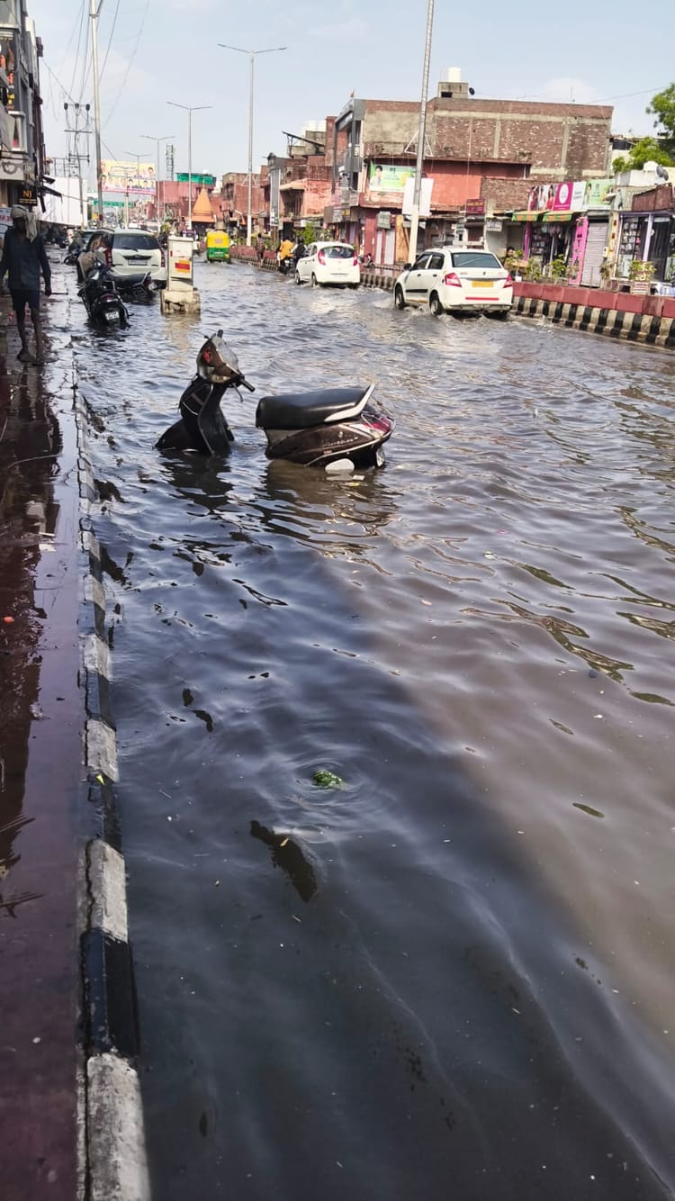 Claims Of Drain Cleaning Fail, Roads Waterlogged - Agra News - Agra ...
