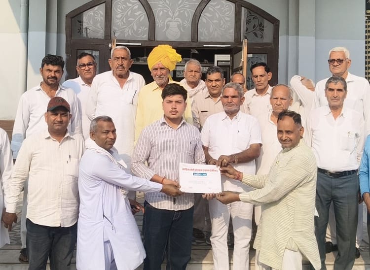 Bhargava Honored For The Art Of Handwriting - Jind News - Jind News ...