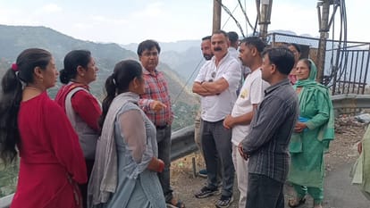 Kachra On Road-jajar Village People Report To Sdm - Sirmour News ...