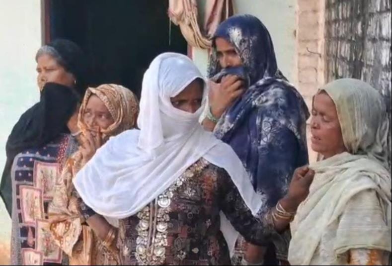 Dead Body Of Married Woman Found Hanging From A Noose - Shravasti News ...