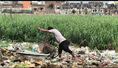 Etah News Kalash Talab Become Waste House - Etah News - Etah News ...
