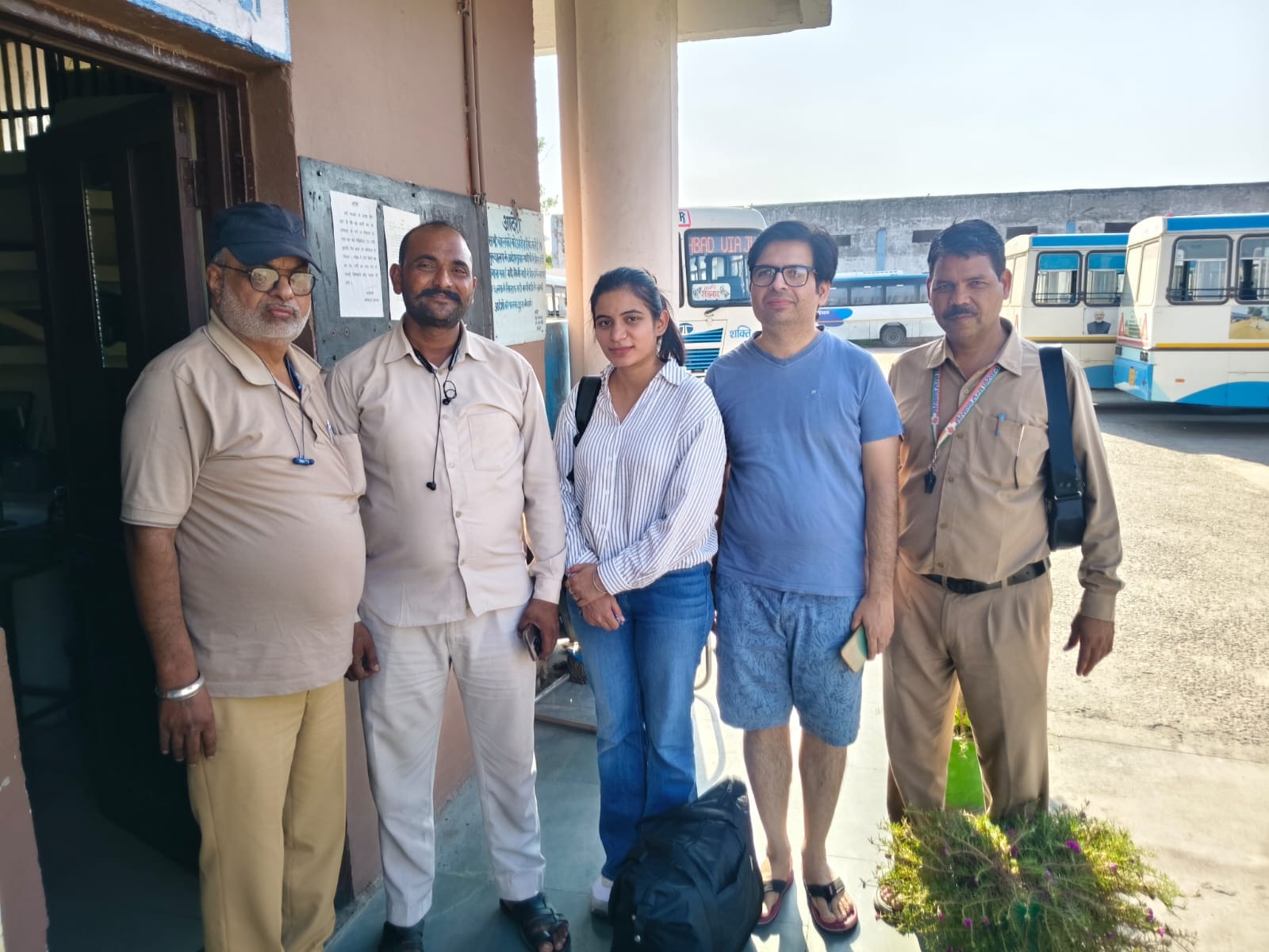 Woman Conductor Returned Bag Forgotten In Bus - Kurukshetra News ...