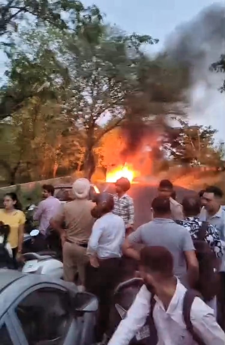 A Moving Car Caught Fire Near Dukhedi Turn On The Highway, Causing A 5 ...