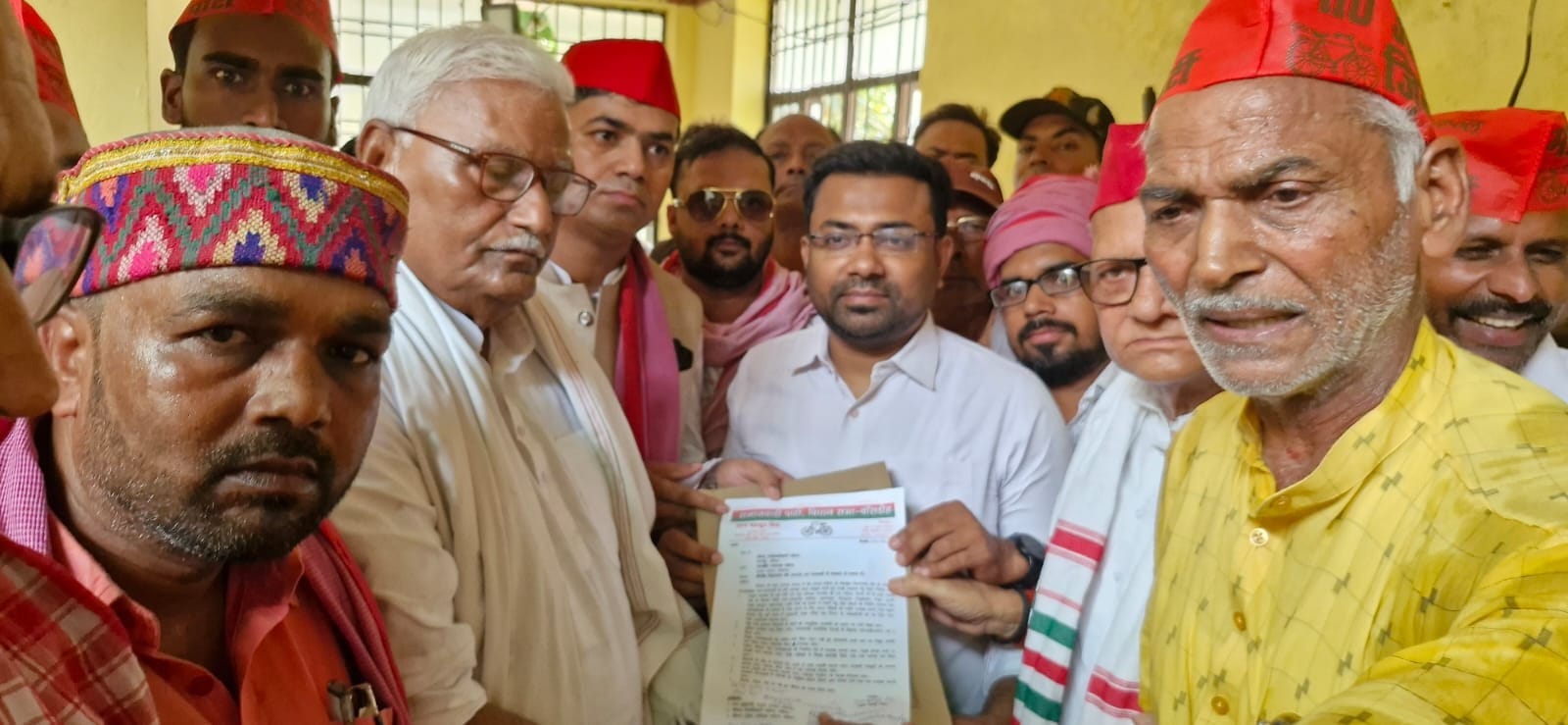 Sp Raised Its Voice For The Solution Of Public Problems - Ballia News ...