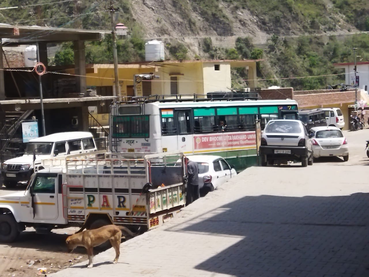 Ronhaat Bus Stand Parking Issues - Sirmour News - Sirmour News:रोनहाट ...
