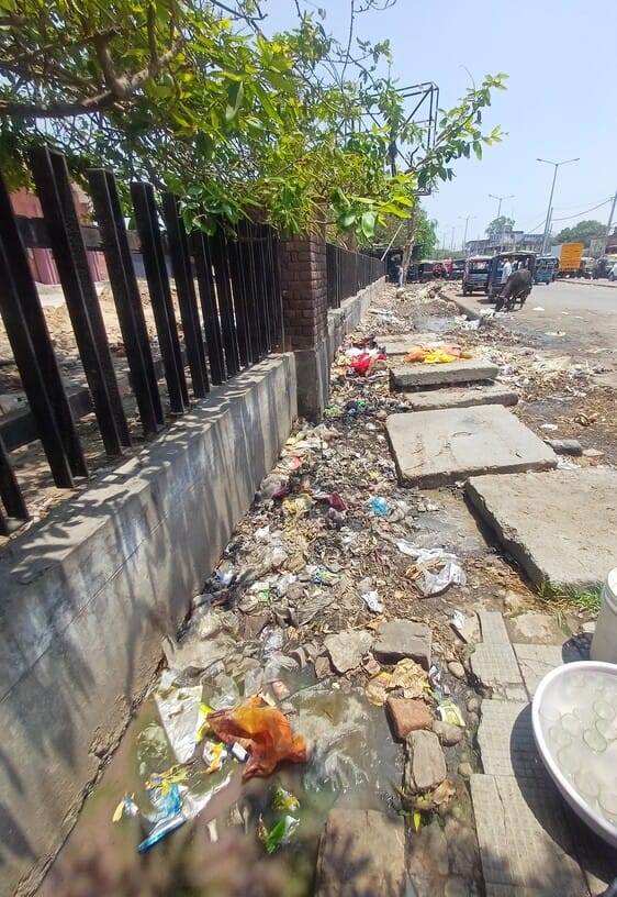 Drains Outside The Bus Stand Are Blocked, Dirt Is Spreading On The Road ...