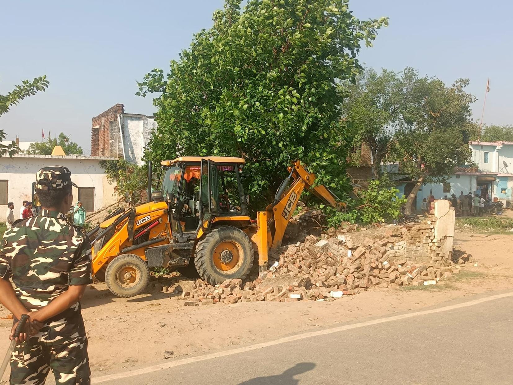 Shiva Temple Removed From No Man's Land For Border Security - Bahraich ...