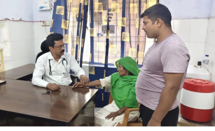 Karari Phc Doctor Missing In Public Health Fair - Kaushambi News ...