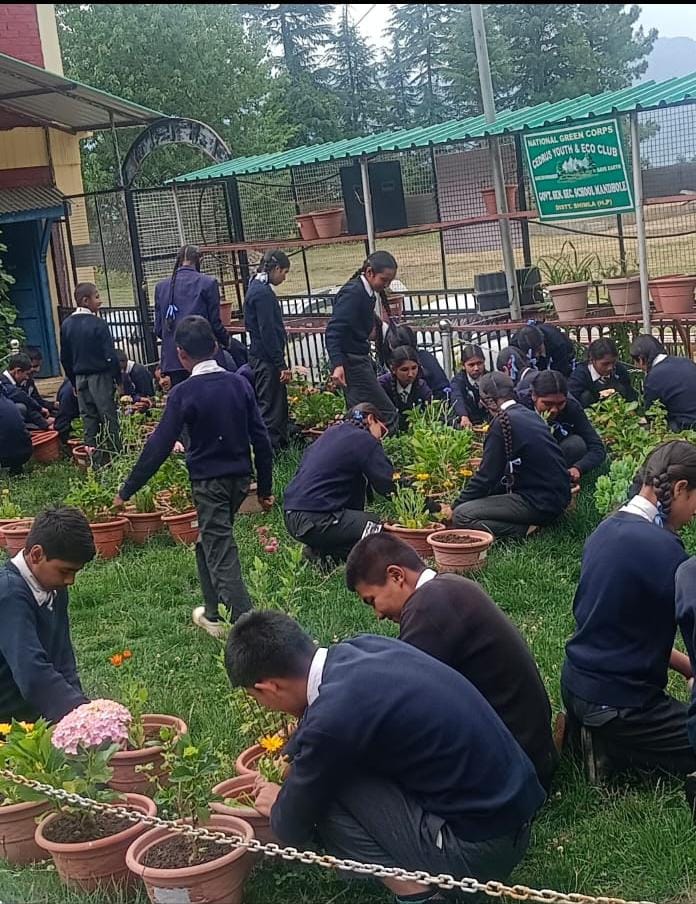 Students And Teachers Took An Oath To Protect The Environment - Rampur ...