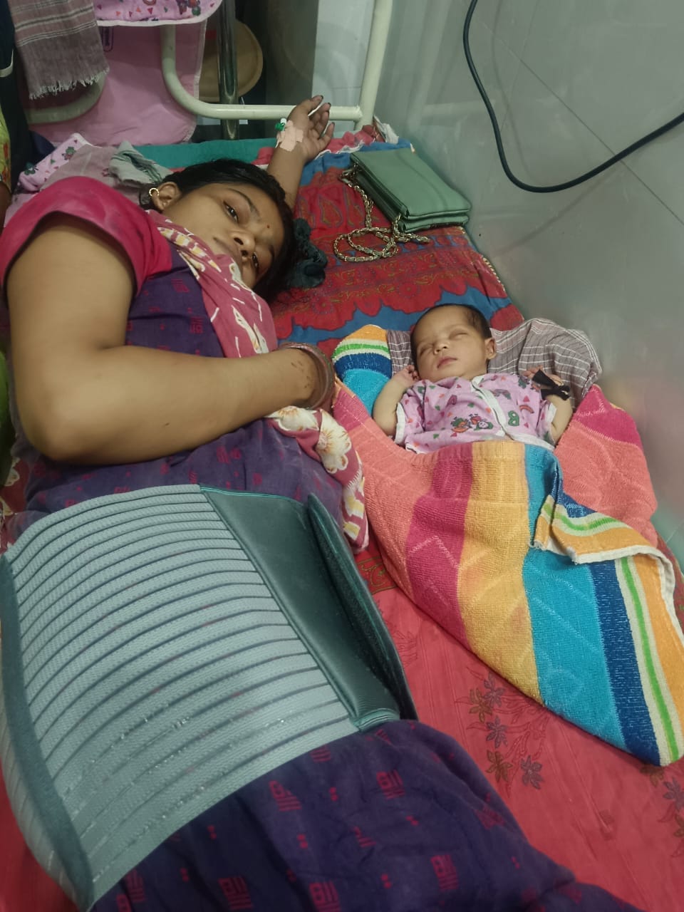 A Pregnant Woman Writhing In Pain Was Not Treated In A Government ...