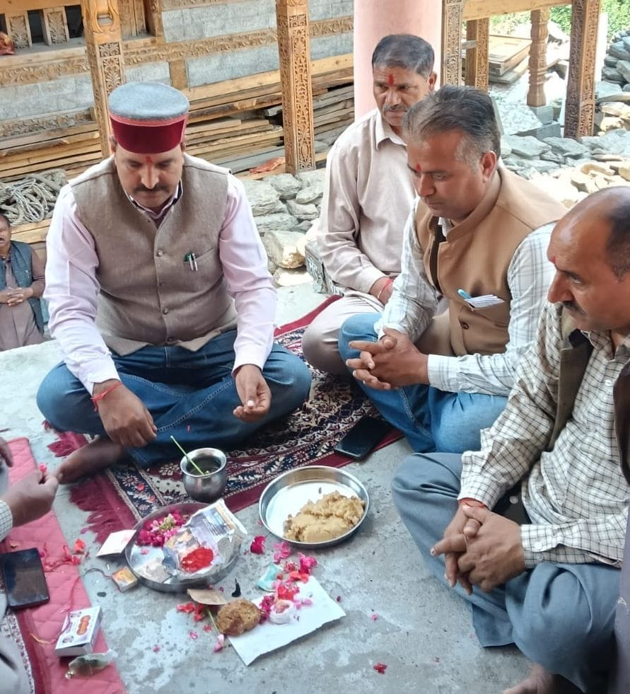 Worship Of The Deity At The Palthan Delath Temple - Rampur Bushahar ...