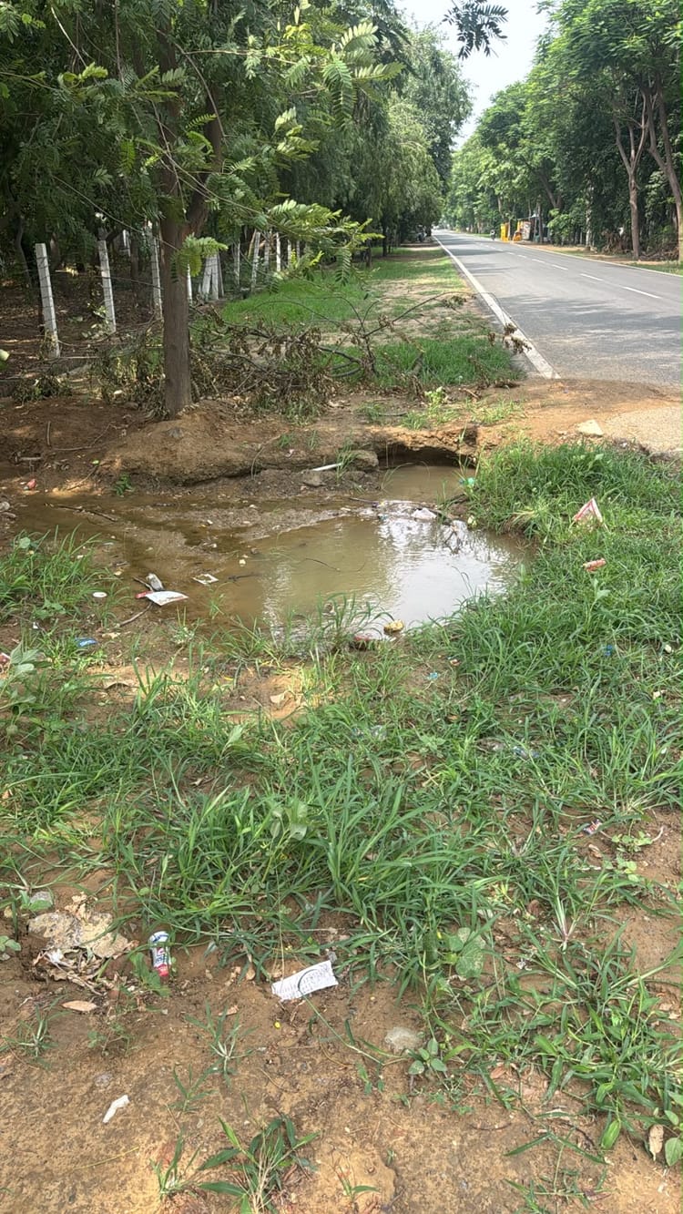 Leakage In Ganga Water Pipeline; Residents Inconvenienced. - Noida News ...