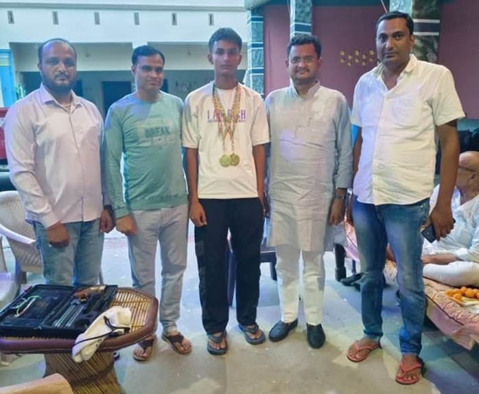 State-level Shooting Competition Gold Medalist Felicitated - Meerut ...