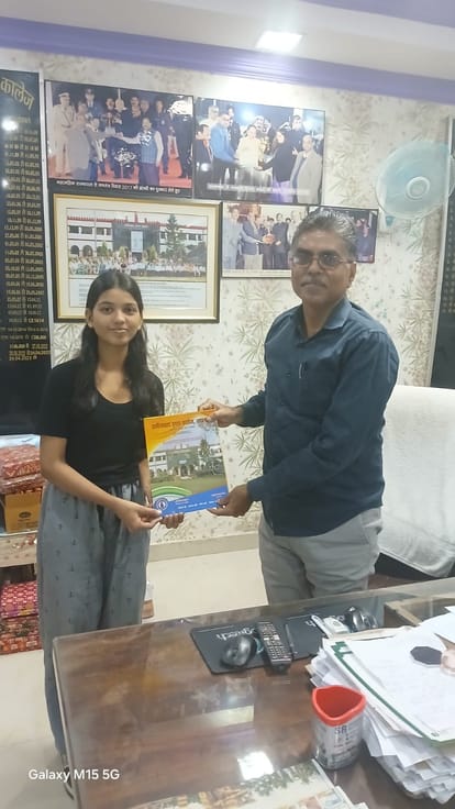 Diya Became The First Female Student To Enroll At Aminabad Inter ...