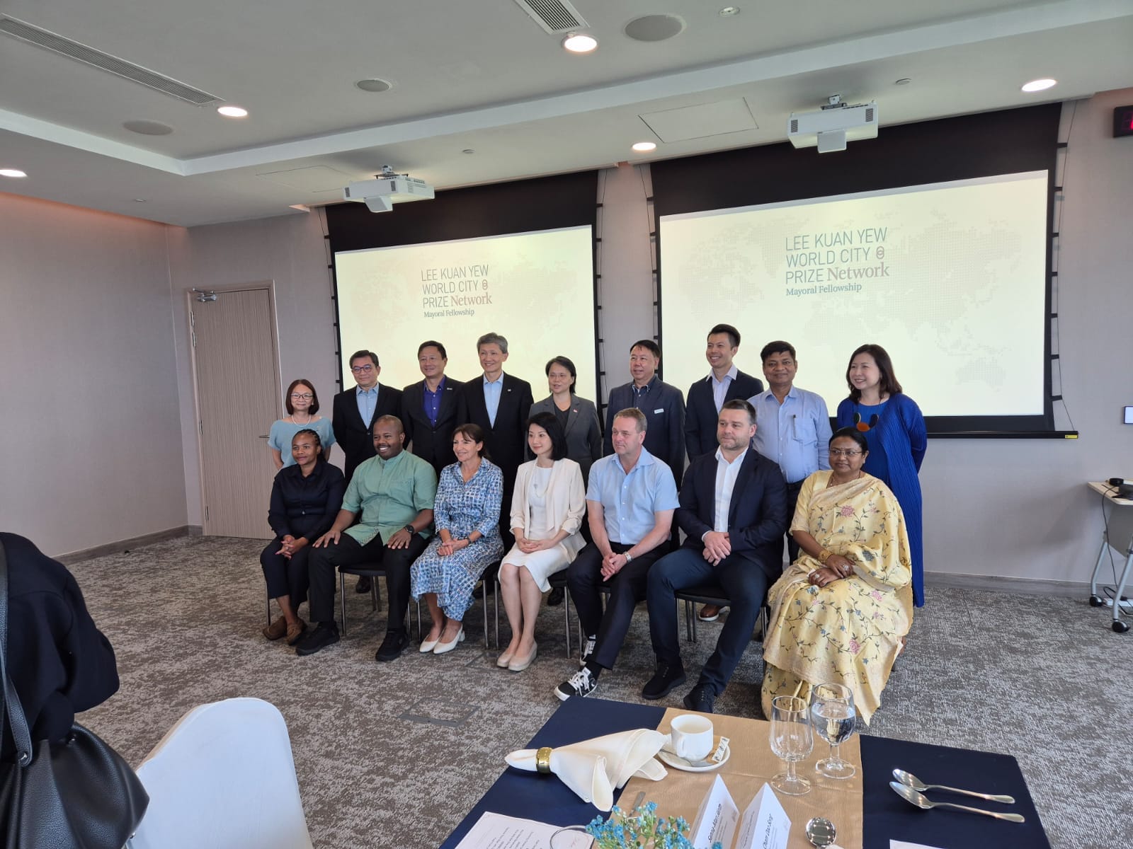 Mayor Presents Vision For Agra's Development In Singapore. - Agra News ...