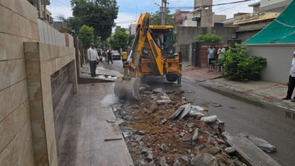 Bulldozers Raze Illegal Encroachments In Sector-20. - Sirsa News ...