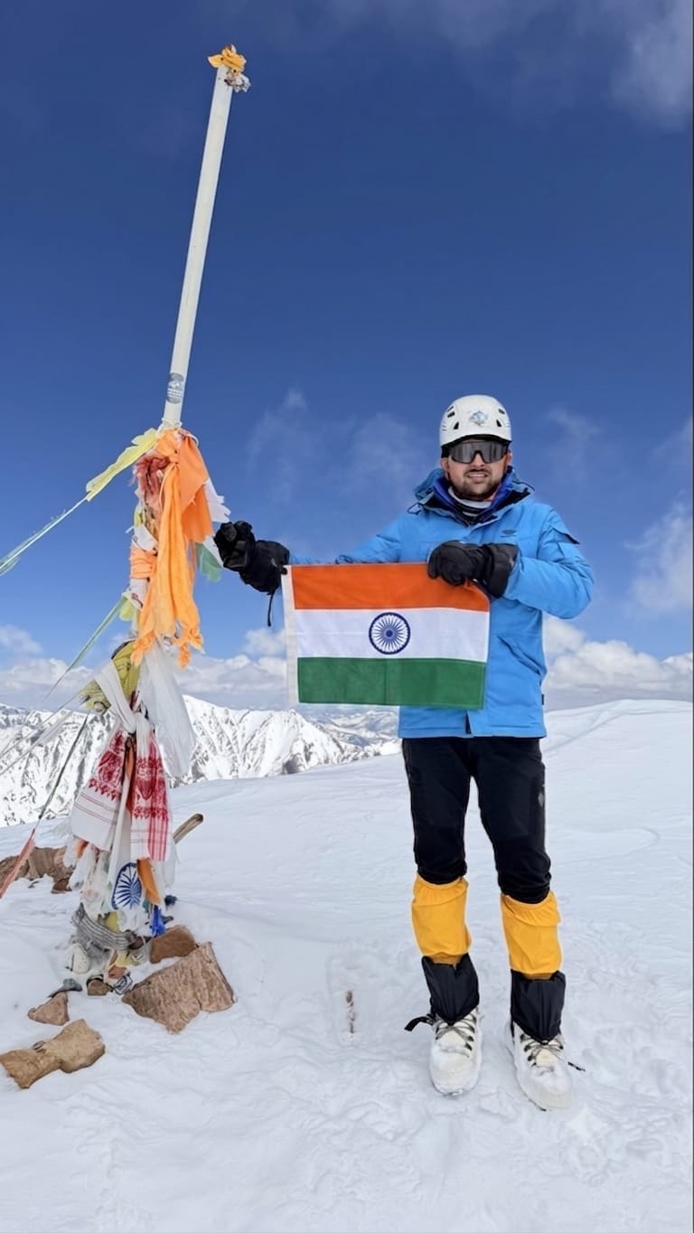 Anil Yadav Scales The 6,111-meter-high Mount Yunam Peak. - Ballia News ...