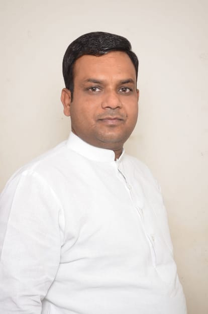 Walking Track Damaged; Sanitation Also Poor. - Noida News - Noida News ...