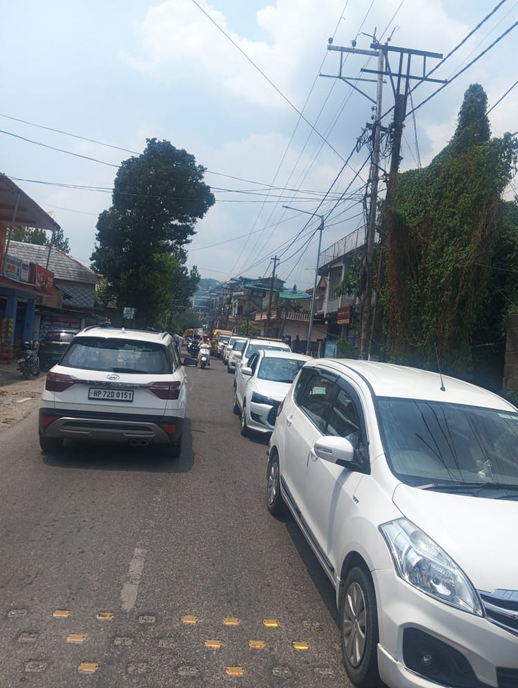 Traffic Jam From Badol To Siddhpur During The Swearing-in Ceremony ...