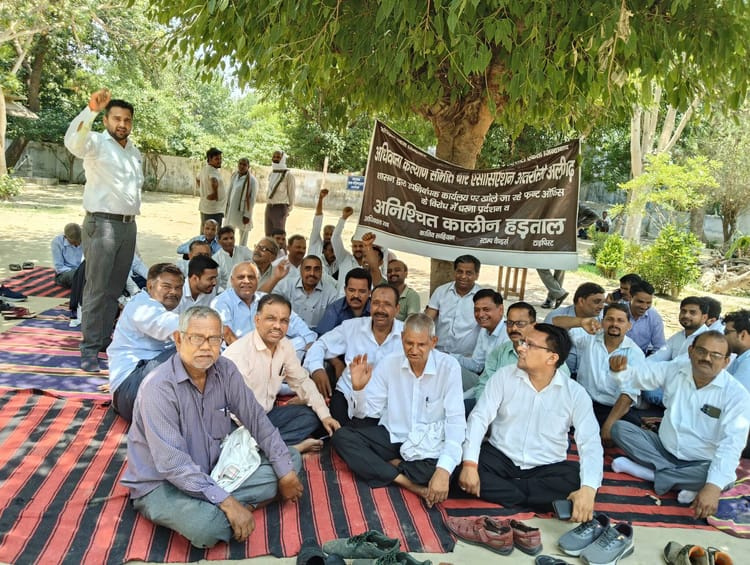 Lawyers Adamant On The Demand To Restore The Old System. - Aligarh News ...
