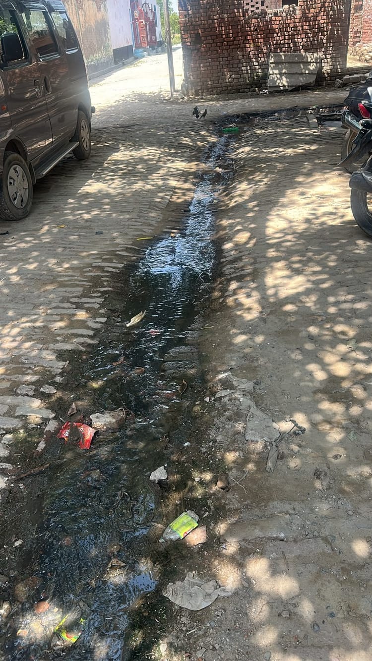 Villagers Distressed By Road In Poor Condition For 20 Years - Aligarh ...