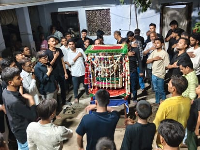 Procession Of The Cradle Taken Out In Memory Of The Innocent Asghar ...