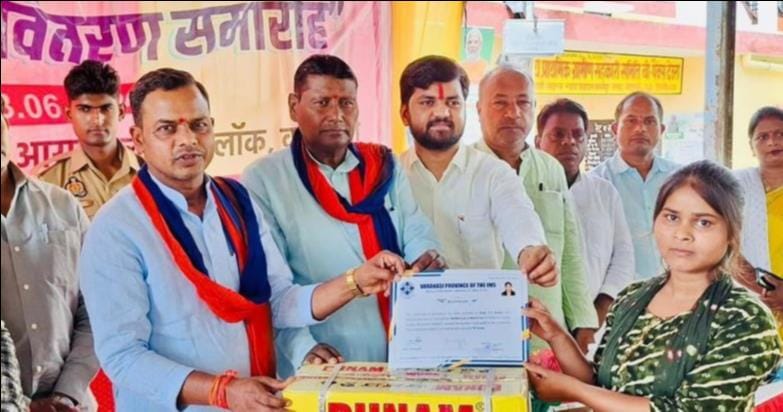 Rohaniya Mla Dr. Sunil Patel Provided Sewing Machines - Varanasi News ...