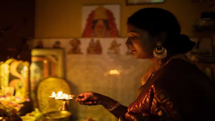 Pitru Paksha: Light Diyas At These Places At Home During Pitru Paksha ...