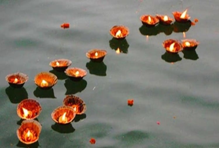 Deepdaan Mahatva Benefits Vidhi - Deepdan: क्या होता है दीपदान, जानें ...