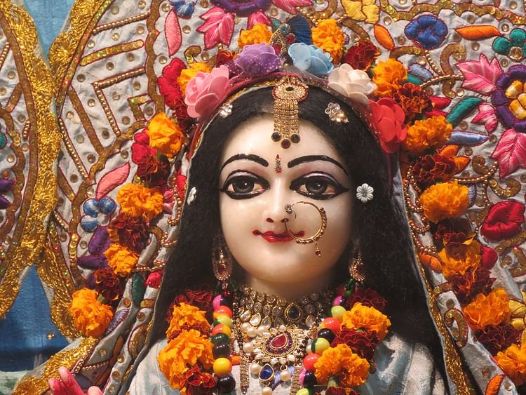 5000-year-old Tradition Not Broken In Famous Radha-rani Temple, Priests ...