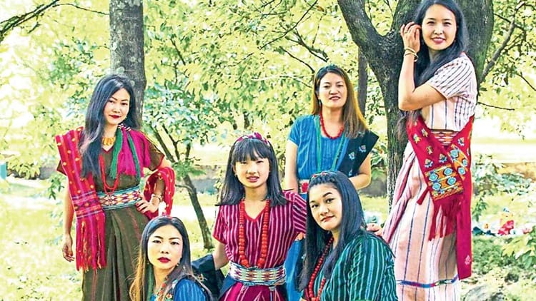 Reviving Tribal Attire: अरुणाचल में फिर से लौट रहे हैं मोनपा जनजाति के ...