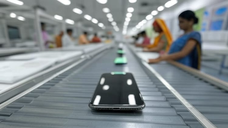 दोगुना हुआ भारत में स्मार्टफोन का विनिर्माण, जनवरी में निर्यात ने बनाया ...