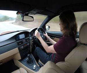 Car Driving:क्या आप ड्राइविंग के दौरान महसूस करते हैं थकान? तो जानें ...