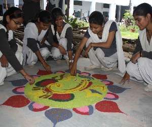 Through Rangoli Brain Stroke Awareness - Amar Ujala Hindi News Live ...