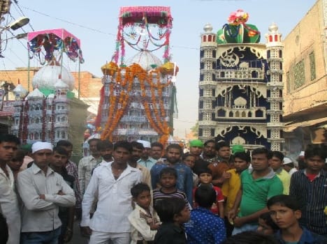 करबला में सुपुर्द-ए-खाक किए गए ताजिये - Karbala Has Been Delivered-a ...