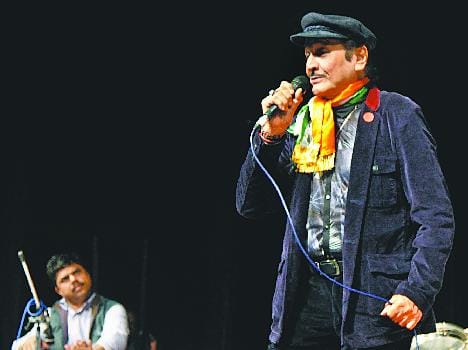Renowned Bollywood Actor Vishwajit Chandigarh Visit - Amar Ujala Hindi ...